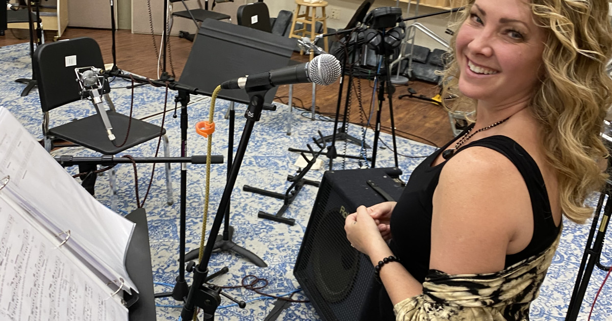 Carrie Bell Debut Album: Boxes | Indiegogo