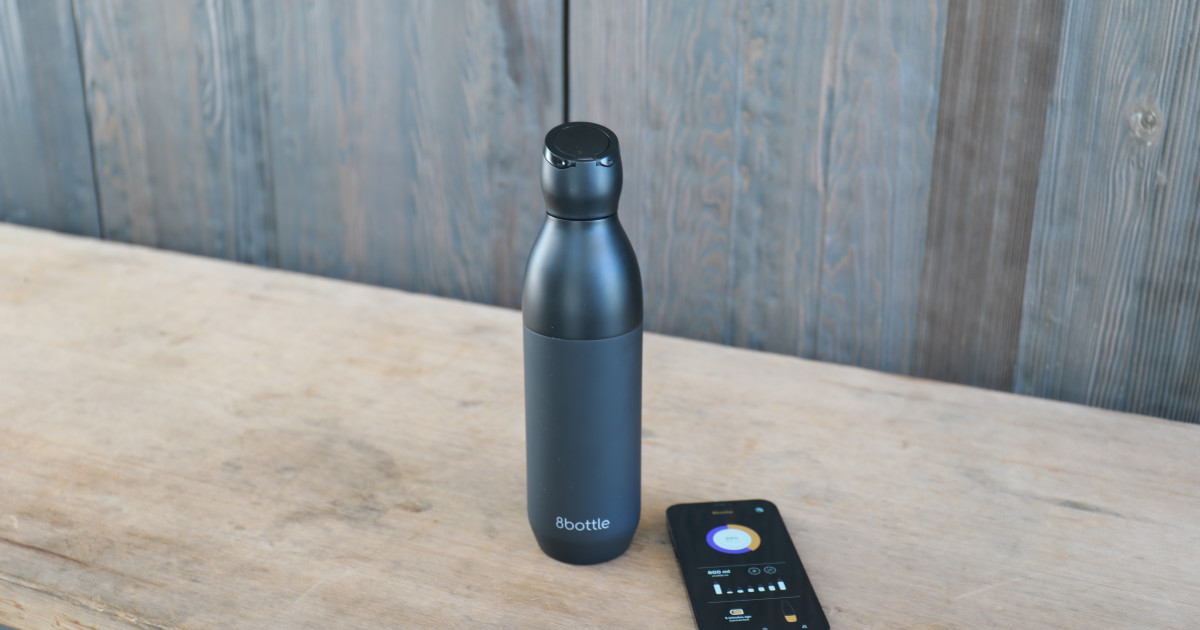 8bottle: Sip Smart. Track Smart. Hydrate Smart. | Indiegogo