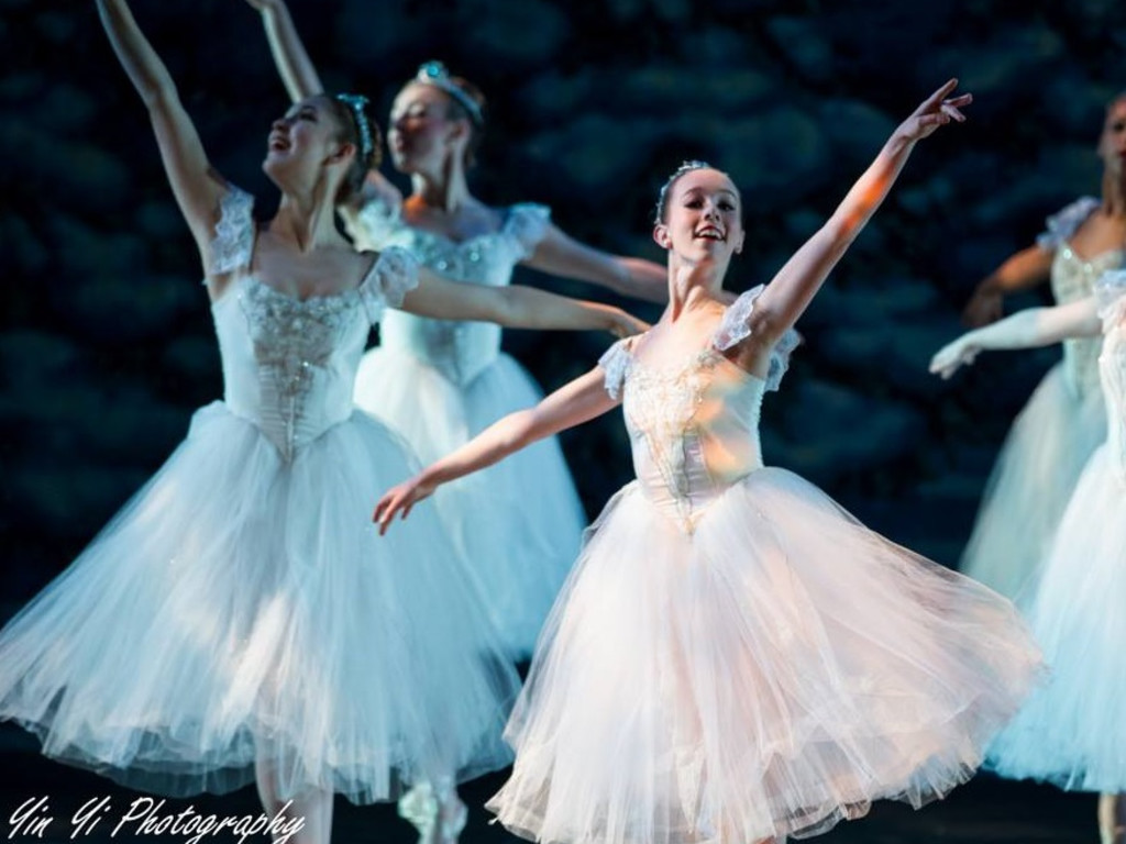 Help Elizabeth go to a Summer Ballet Program! | Indiegogo