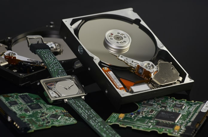 HDDWatches. The geek watch made out from a HDD | Indiegogo