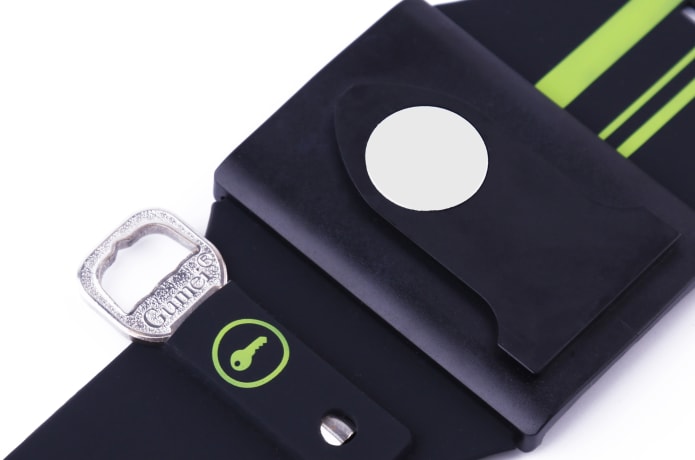 Lock&Go:The Best Sports Armband You May Ever Have | Indiegogo
