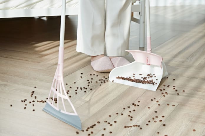 BROOMBI: Smart Broom with Quadruple Cleaning Power | Indiegogo