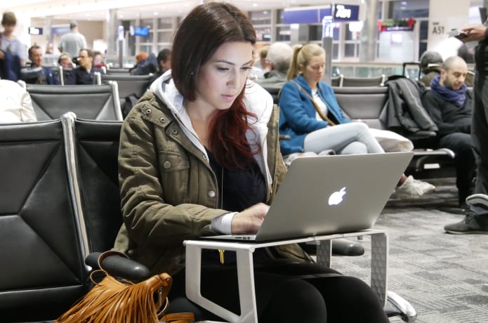 iMoov: The Ultimate Ultraportable Device Stand | Indiegogo