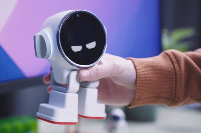 Rux Robot: Fun and Practical Desktop AI Robot | Indiegogo