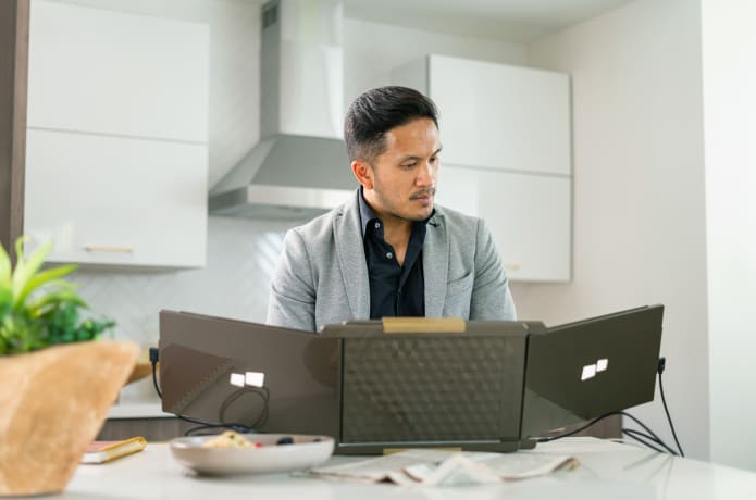 TRIO: Portable dual & triple screen laptop monitor | Indiegogo