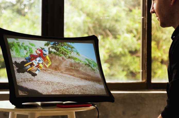 Splay: 2 in 1 Largest Portable Display & Projector | Indiegogo