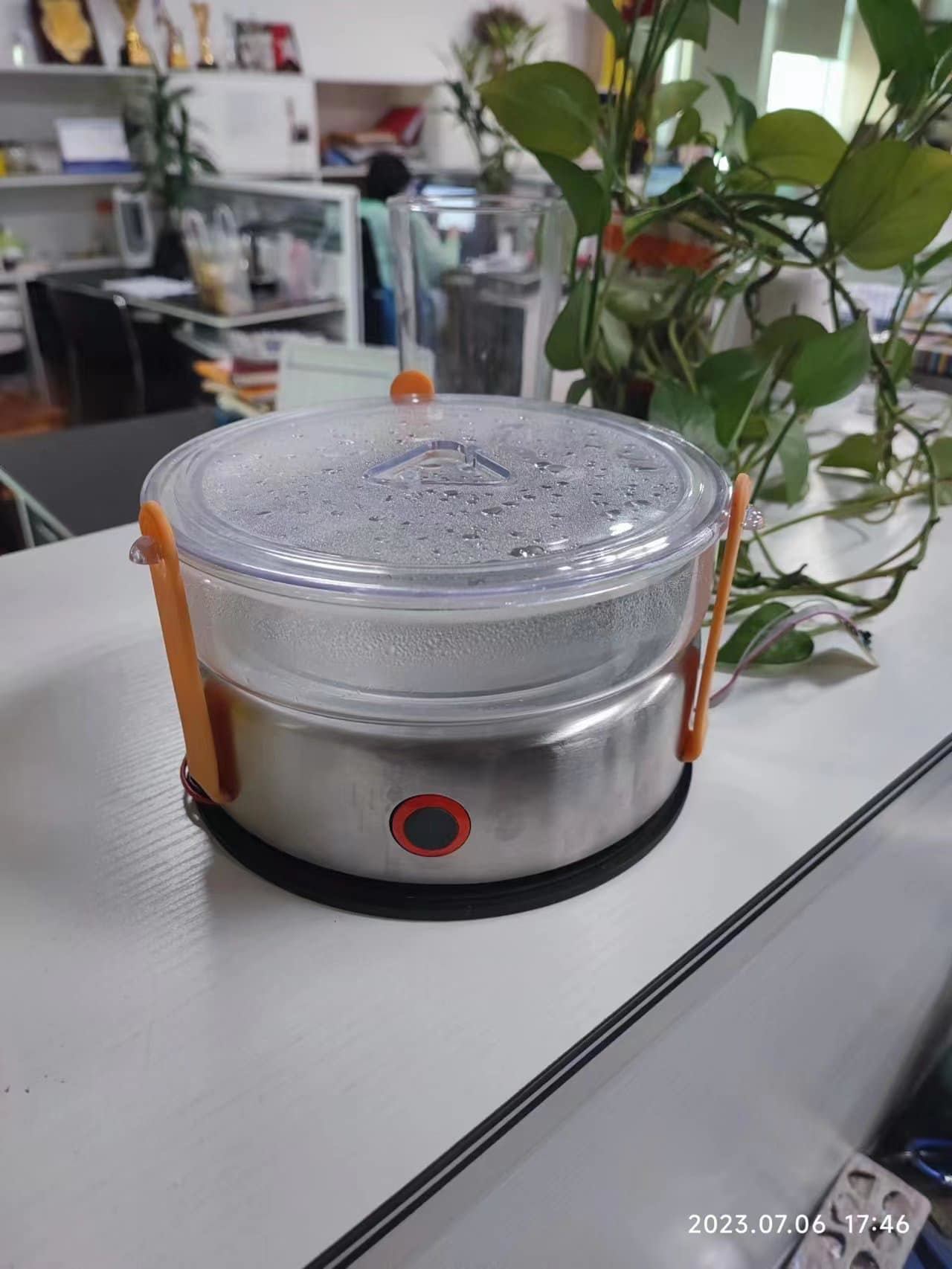 The self heating food container!! | Indiegogo