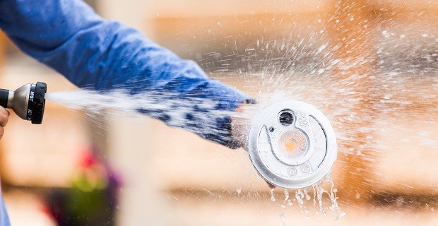 Snap: LED Floodlight with an HD Camera | Indiegogo