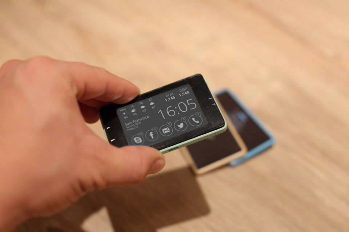 Smart Sticker. Customizable real-time display. | Indiegogo