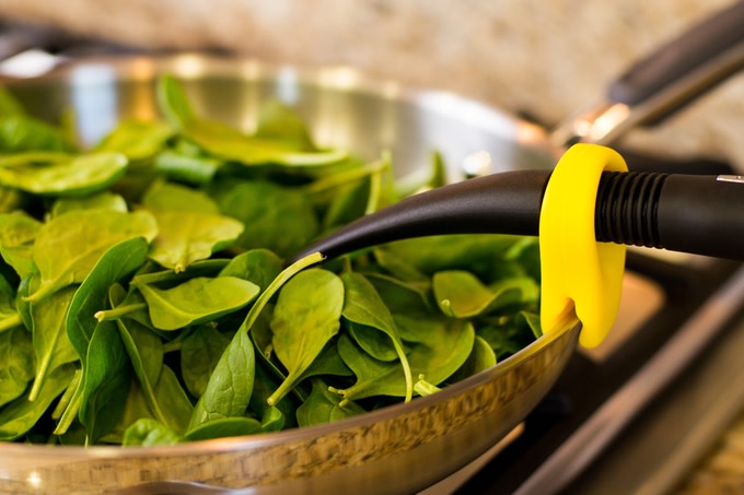 Snug Utensil Clips - No Mess & No Burnt Utensils | Indiegogo