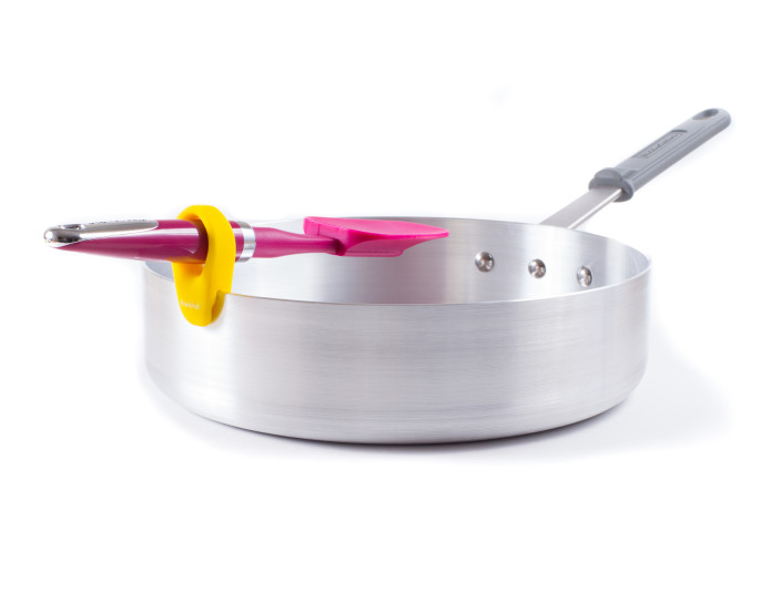 Snug Utensil Clips - No Mess & No Burnt Utensils | Indiegogo