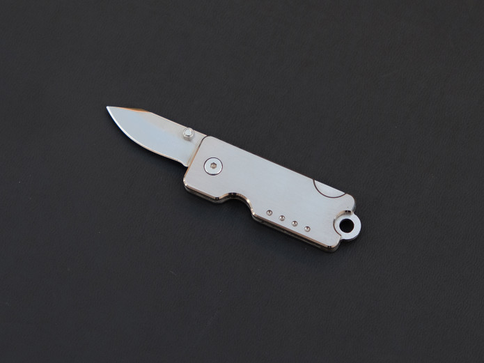 The Ultimate Titanium Keychain Knife | Indiegogo