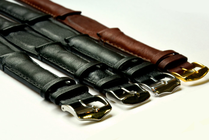 Classi: A Smart Strap For Your Classic Watch | Indiegogo