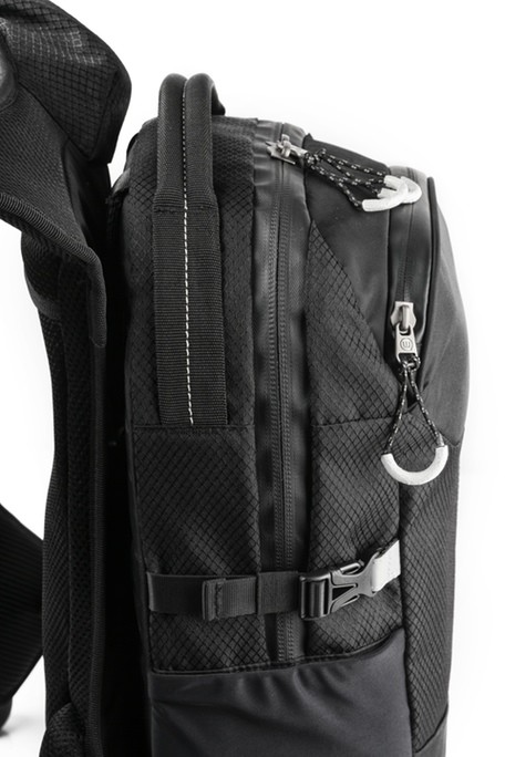 Wolffepack Summit: Ultimate Snowsports Backpack | Indiegogo