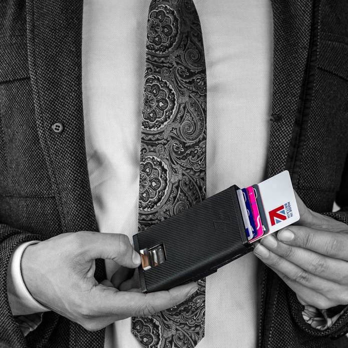 Intuitive Luxury Wallet Re-Designed For The Future | Indiegogo