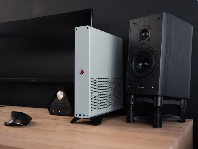 SENTRY 2.0: Evolution of console-sized gaming case | Indiegogo