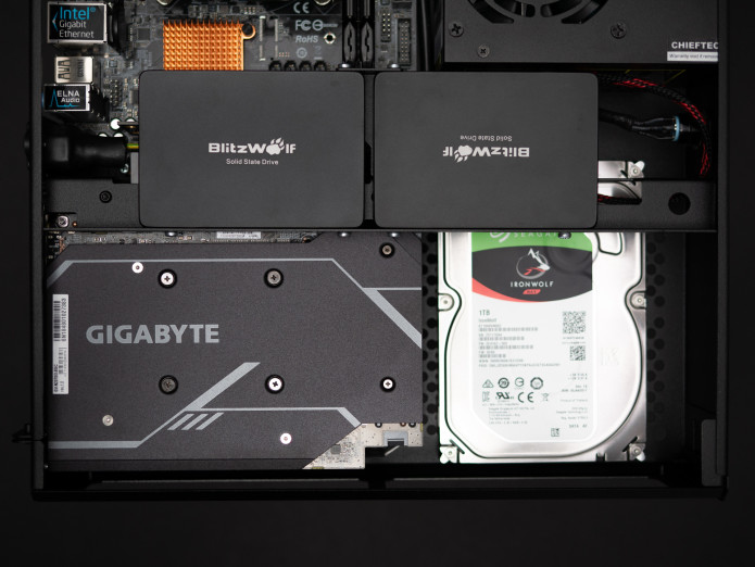 SENTRY 2.0: Evolution of console-sized gaming case | Indiegogo