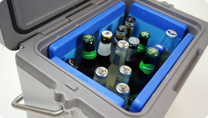 Worlds First Ever Cooler with Magnetic Ice Packs | Indiegogo