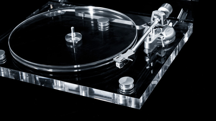 Retrolife's First Unique Acrylic Clear Turntable | Indiegogo